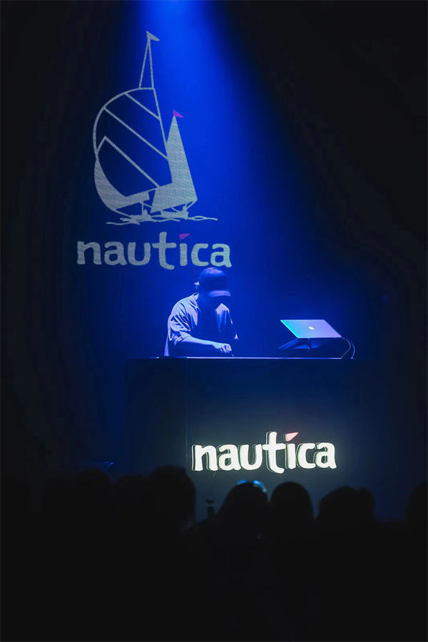 AJ赖煜哲上海专场LIVE 献唱Nautica单曲《OH MY GOSH》首秀 - 360娱乐，你开心就好